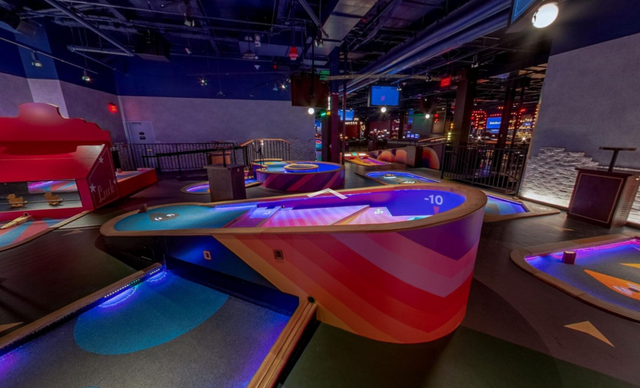 Puttshack Oakbrook Indoor Mini Golf - Chicago Golf Report