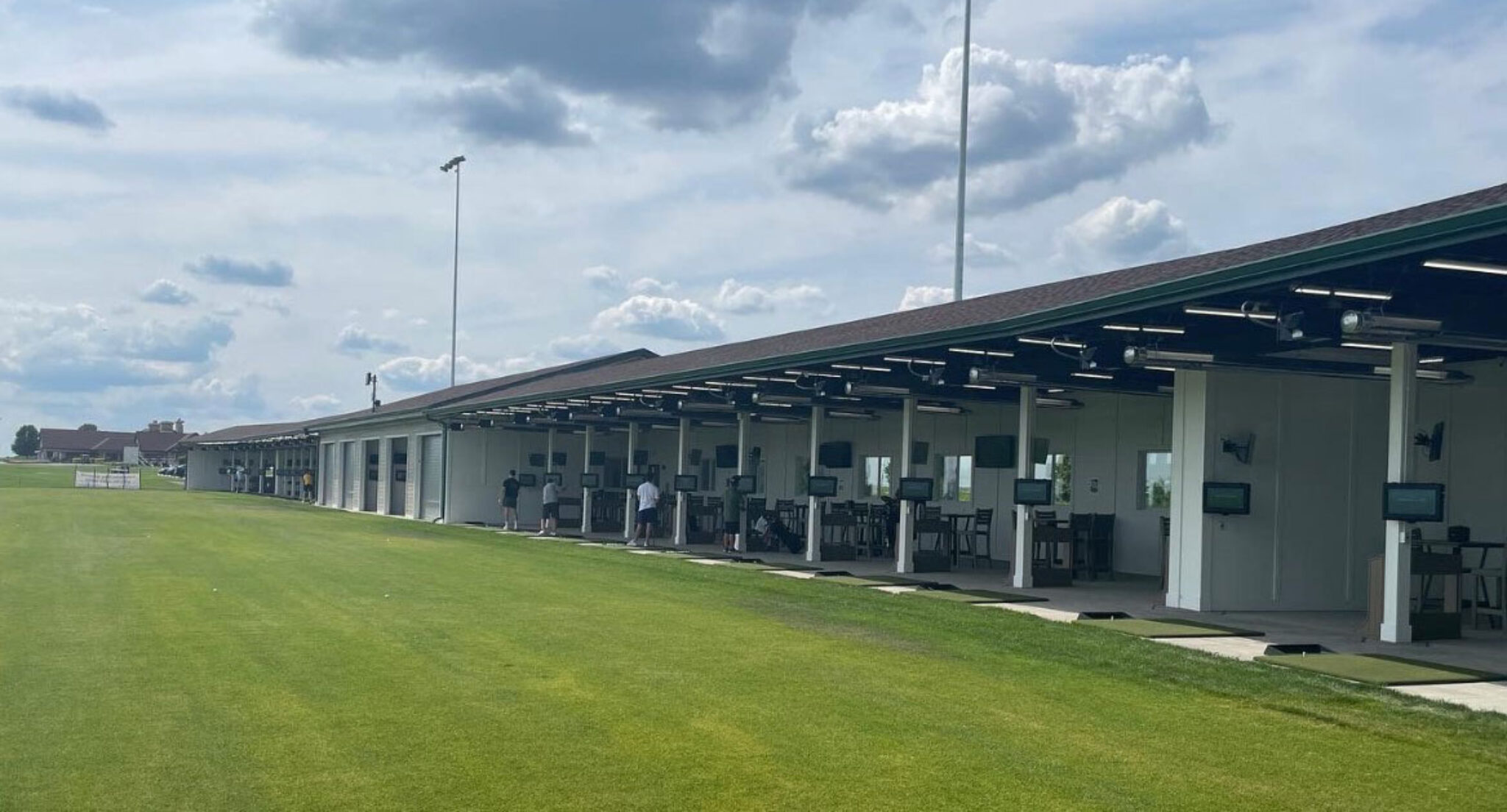 The Complete Guide to Golf Driving Ranges in Chicago